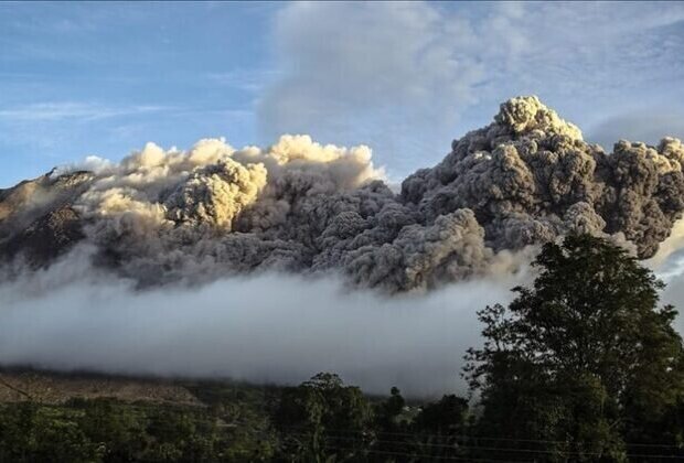 Ashfall warning in Japan as Sakurajima volcano erupts