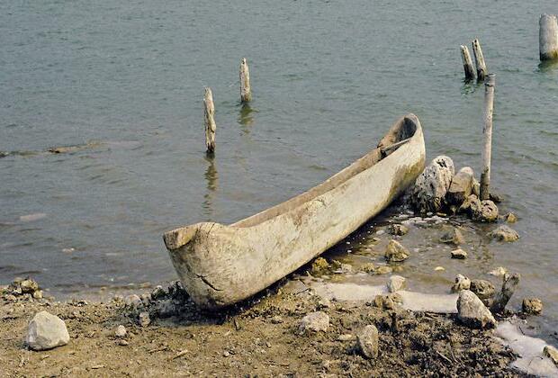 Ancient wooden Mayan canoe discovered in Mexico