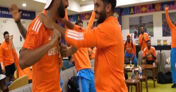 CWC 2023: KL Rahul wins "Gold Medal" by team for best fielding against ...