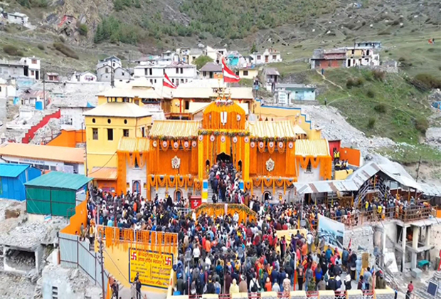 Portals of Badrinath Dham reopen after six months; Uttarakhand CM Dhami, devotees offer prayers