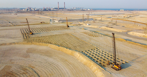 Dynamic soil compaction in the desert of Kuwait