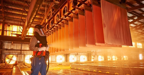 Chile June copper output grows, Peru slips