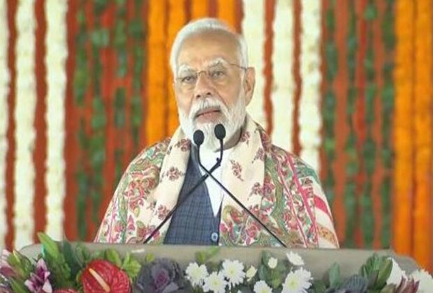 PM Modi acknowledges Yami Gautam's film 'Article 370' during Jammu ...