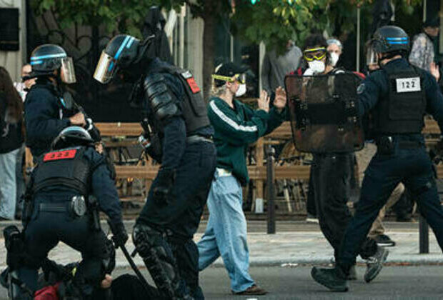 Hundreds arrested in clashes with riot police at 'block everything ...