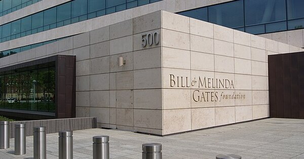 Gates Foundation unveils $9 billion budget, caps costs, cuts staff