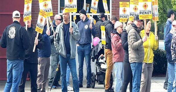 New Boeing contract with big raise brings firefighters back to work