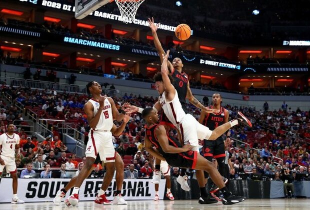 NCAA rules committee taking charge of offensive foul rule