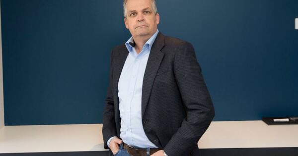 Manas replaces chair Calderwood with Campbell