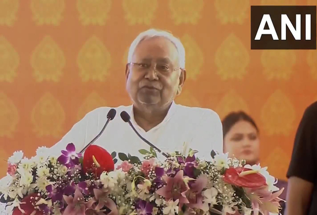 Nitish Kumar praises PM Modi during his Purnea visit, promises 1 crore ...