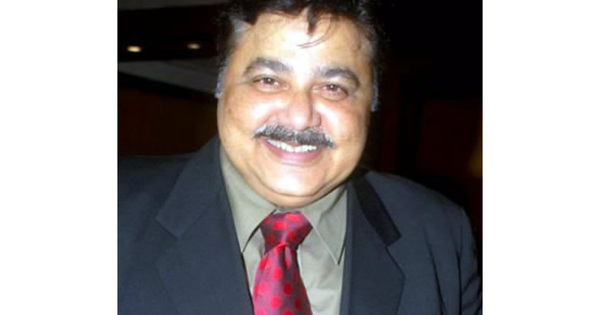 Actor Satish Shah cremated in Mumbai; Naseeruddin Shah, 'Sarabhai vs ...