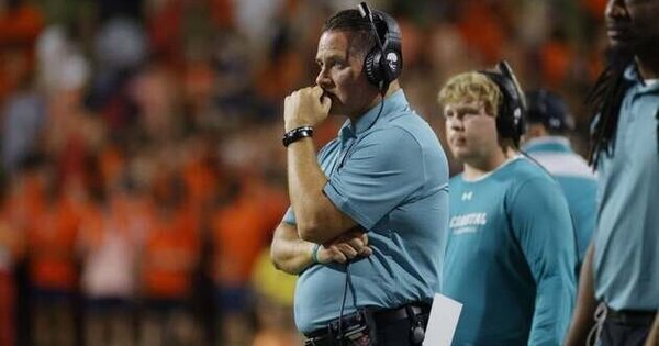 Coastal Carolina fires head coach Tim Beck