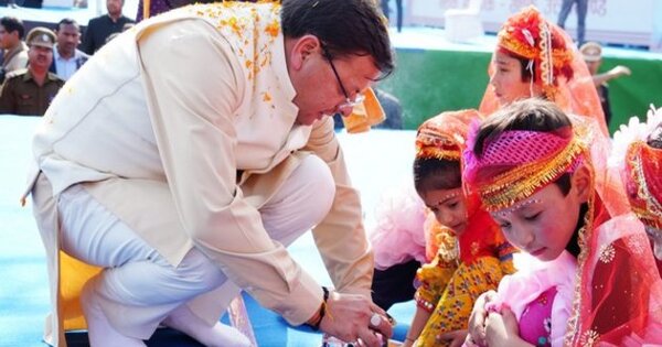 Uttarakhand CM Dhami performs 'Kanya Pujan' in Nari Shakti Mahotsav; says Matri Shakti ...