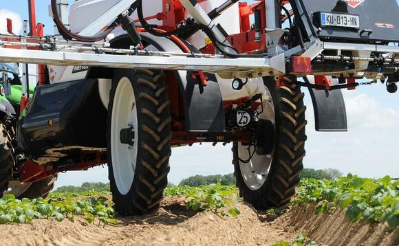 Automatic wheel following system for Kuhn's trailed sprayers | Farm ...