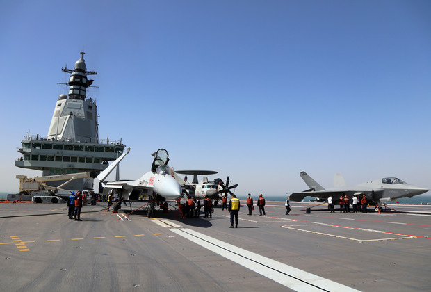 Photo Flash | Three types of aircraft complete electromagnetic catapult ...