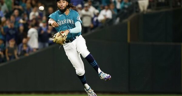 Walk-off homer ends Mariners' 20-season playoff drought