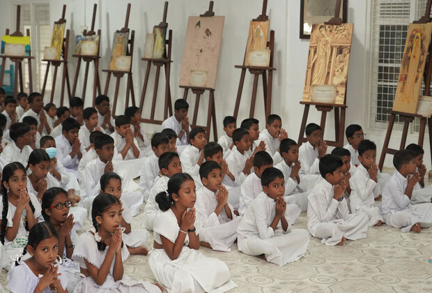 India conducts Buddhist exhibition in Sri Lanka, students distributed ...
