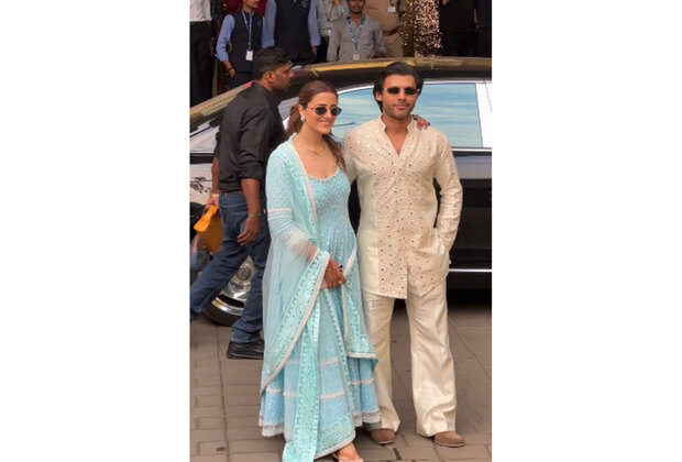 Newlyweds Nupur, Stebin Ben return to Mumbai, make their first public ...