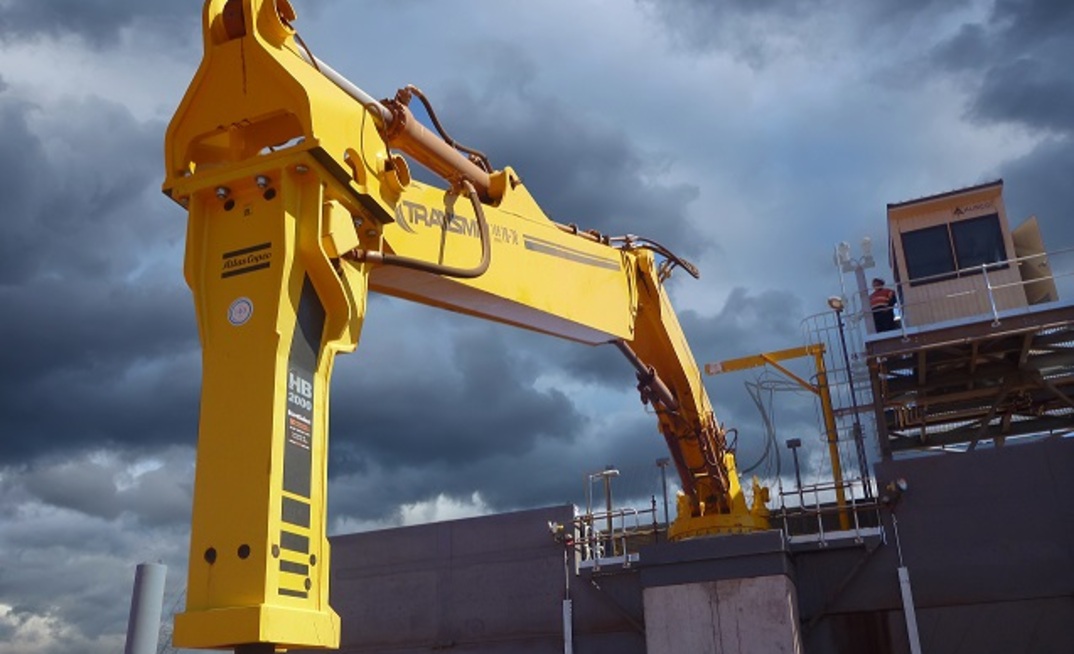 Transmin switches to Atlas Copco breakers