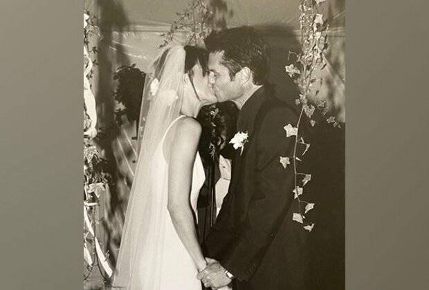 Lisa Rinna calls Harry Hamlin her 'hero' as they celebrate 25 years of ...