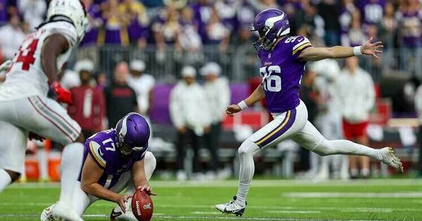 Falcons signing kicker John Parker Romo to practice squad