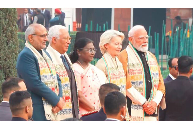 President Murmu hosts 'At Home' reception at Rashtrapati Bhavan