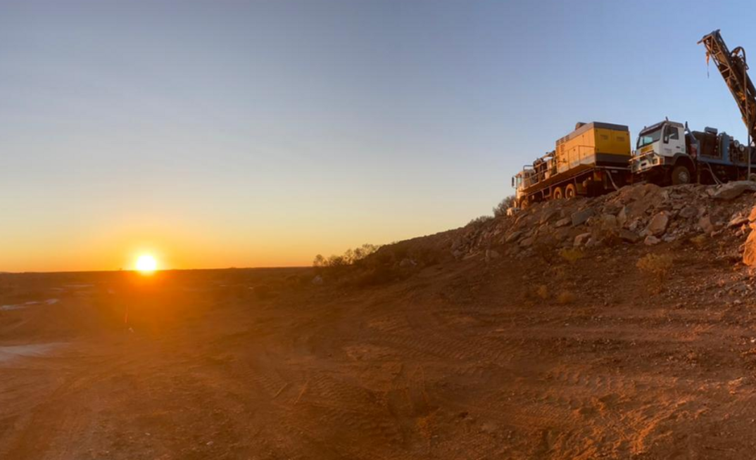 Saturn scopes large heap leach gold venture near Leonora