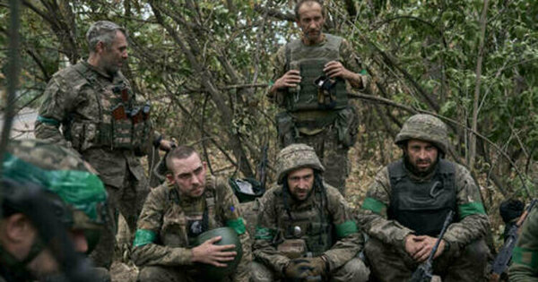 Ukraine replaces commander amid Russian advance on key city