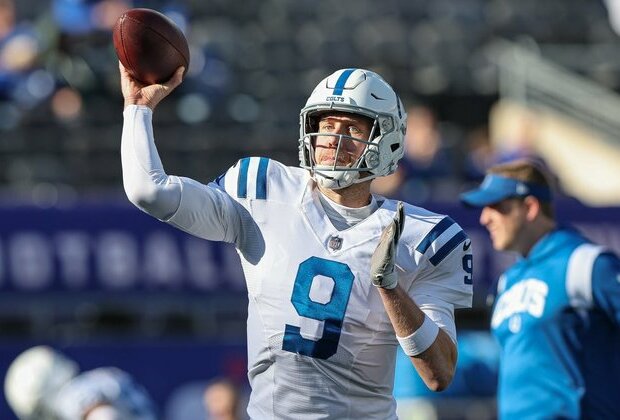 Colts release veteran QB Nick Foles