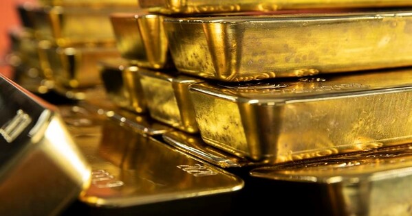 No change as gold powers north