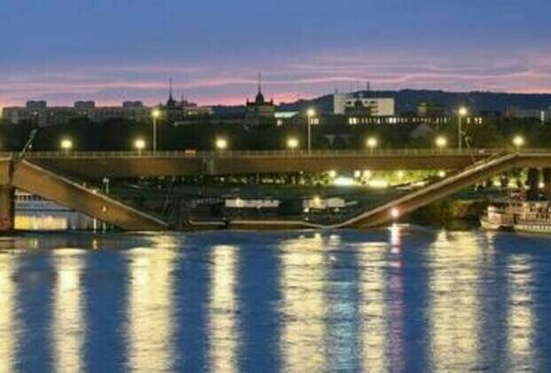 German bridge collapse caught on camera (VIDEOS)