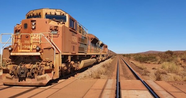 BHP train drivers agree deal, call off strike