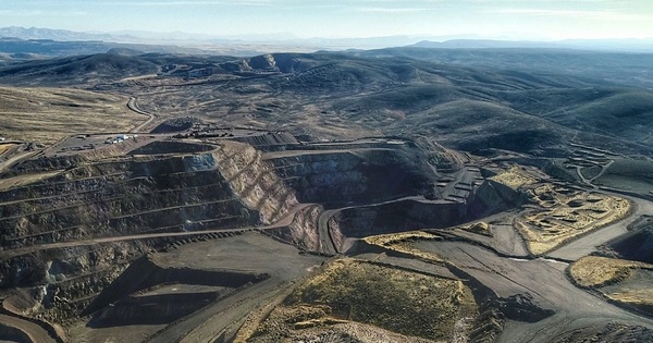 McEwen consolidates Gold Bar district