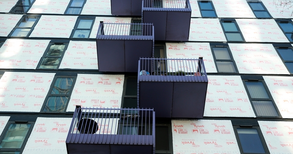 Government 'appears complacent' over tackling cladding crisis