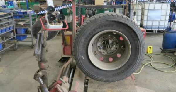 Workers injured in NSW quarry truck tyre explosion