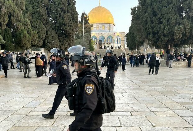 Israeli police storm iconic mosque