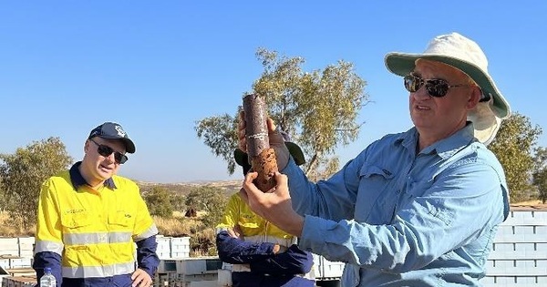 Red Hawk scopes out maiden iron ore development