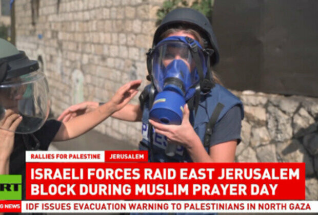 Tear gas and water cannons: RT caught in IDF raid in Jerusalem (VIDEO)