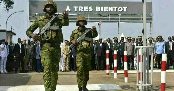 Ivory Coast takes control of last remaining French base