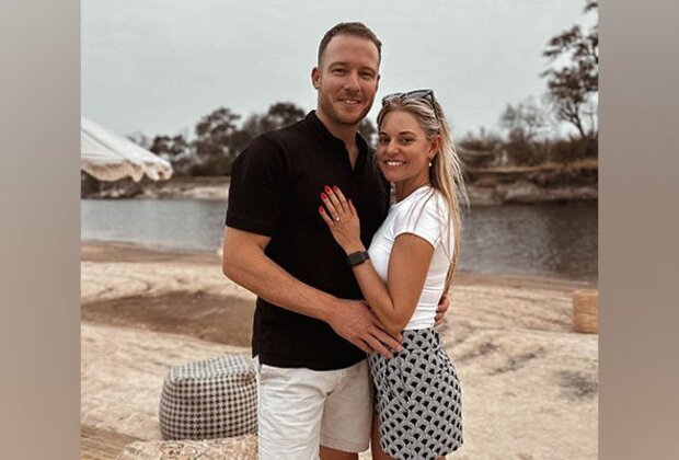 David Miller gets engaged, shares romantic pictures with his fiancee ...