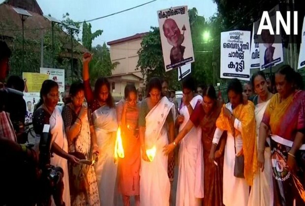 Mahila Congress holds protest against Kerala government over state budget