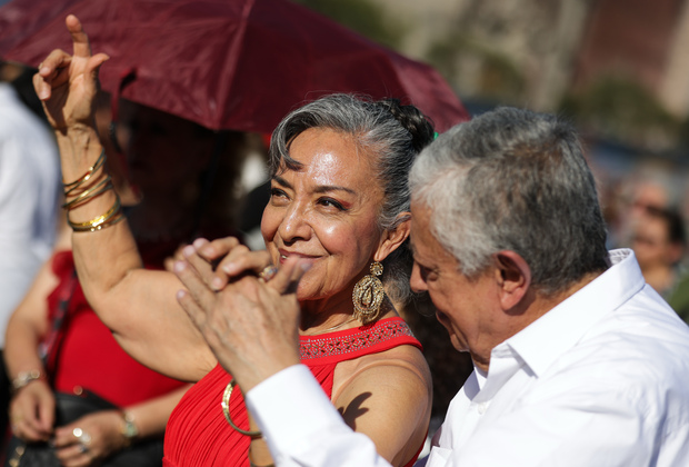 MEXICO-MEXICO CITY-DANZON DANCE