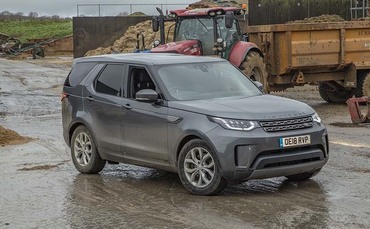 Review: Is Land Rovers Discovery Commercial a credible alternative ...