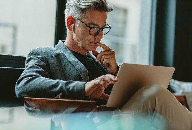 World hit by internet outages