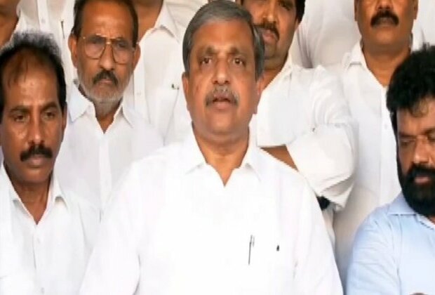 YSRCP files complaint with poll panel against Naidu, Pawan Kalyan over attack on CM Jagan