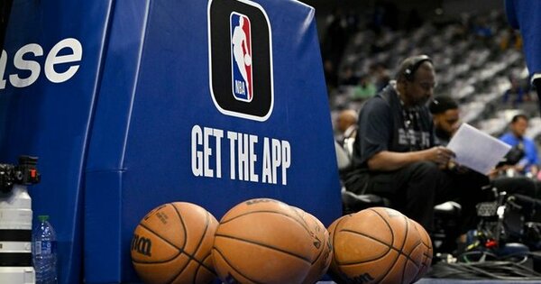 Former Suns star, UNC great Walter Davis dies