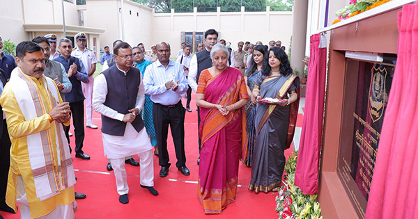 Finance Minister Nirmala Sitharaman inaugurates new building of DRI in ...