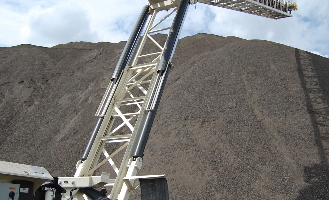 TeleStacker conveyor belt tracking enhanced