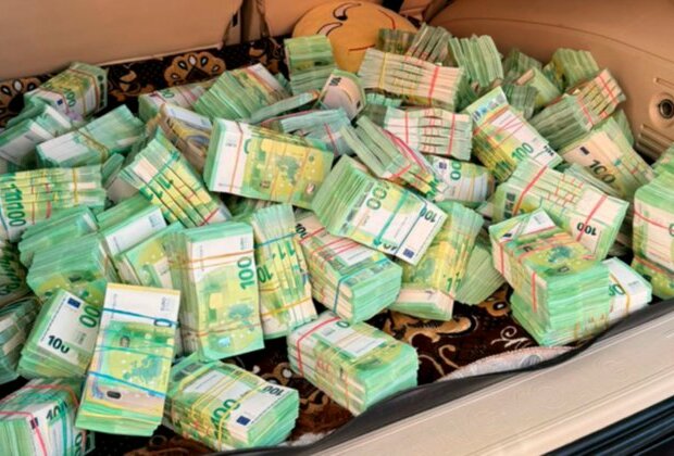 $5 million in black money seized from Ukrainian army food supplier