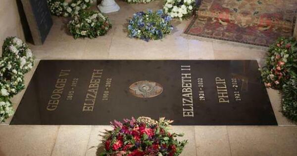 Photo of grave of Queen Elizabeth II released by Palace